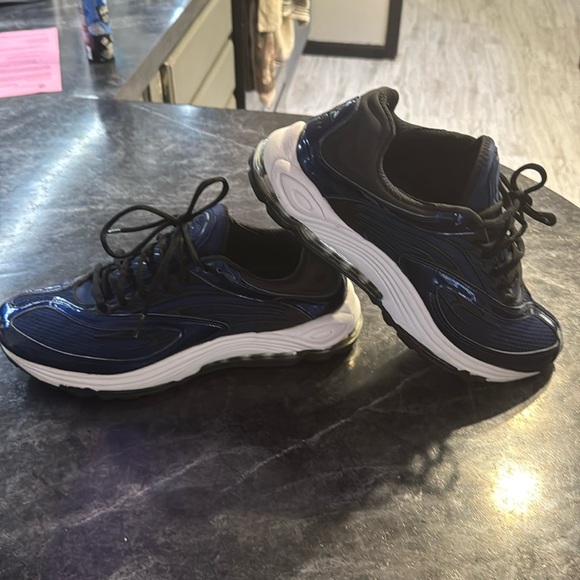 Nike | Shoes | Nike Air Max Tuned Blue Void Size 3 | Poshmark